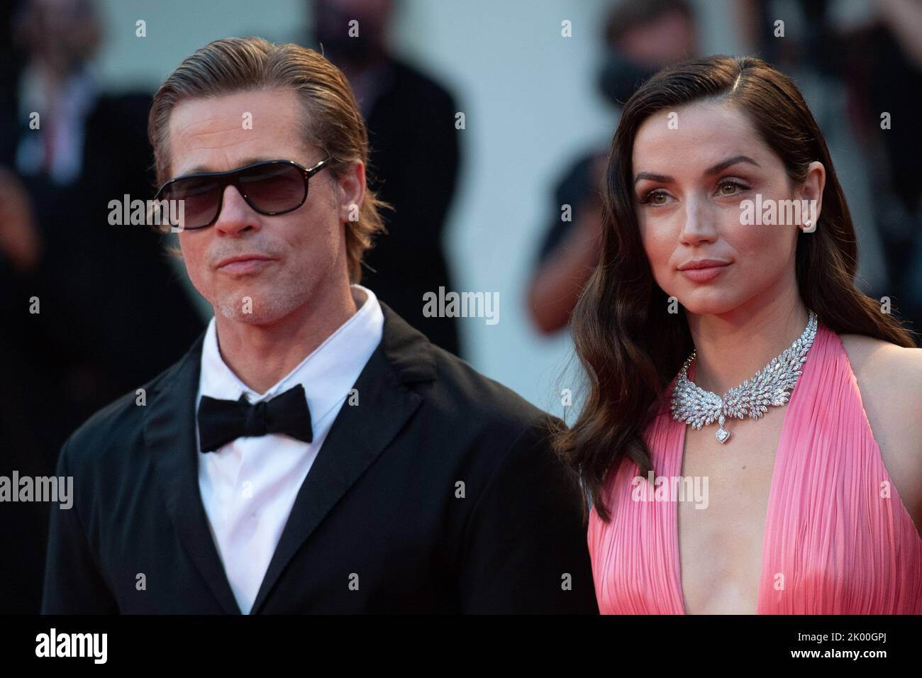 Brad pitt and ana de armas hi-res stock photography and images - Alamy