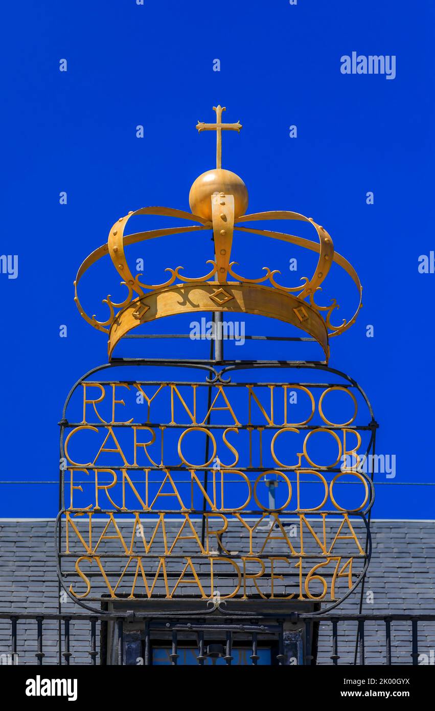 Golden crown panaderia hi-res stock photography and images - Alamy