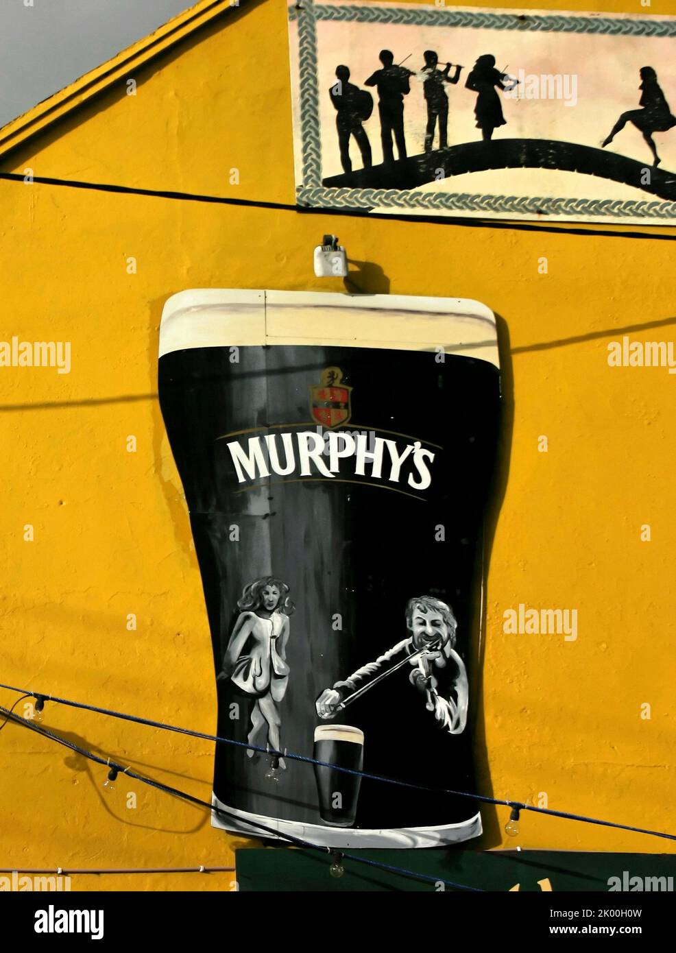 Beer mural hi-res stock photography and images - Alamy