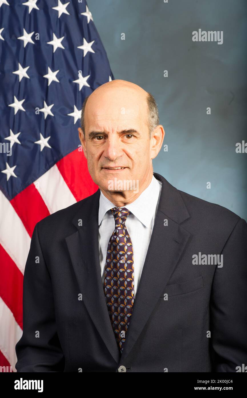 Official portrait of Frank Vetrano, Acting Deputy Assistant Secretary ...