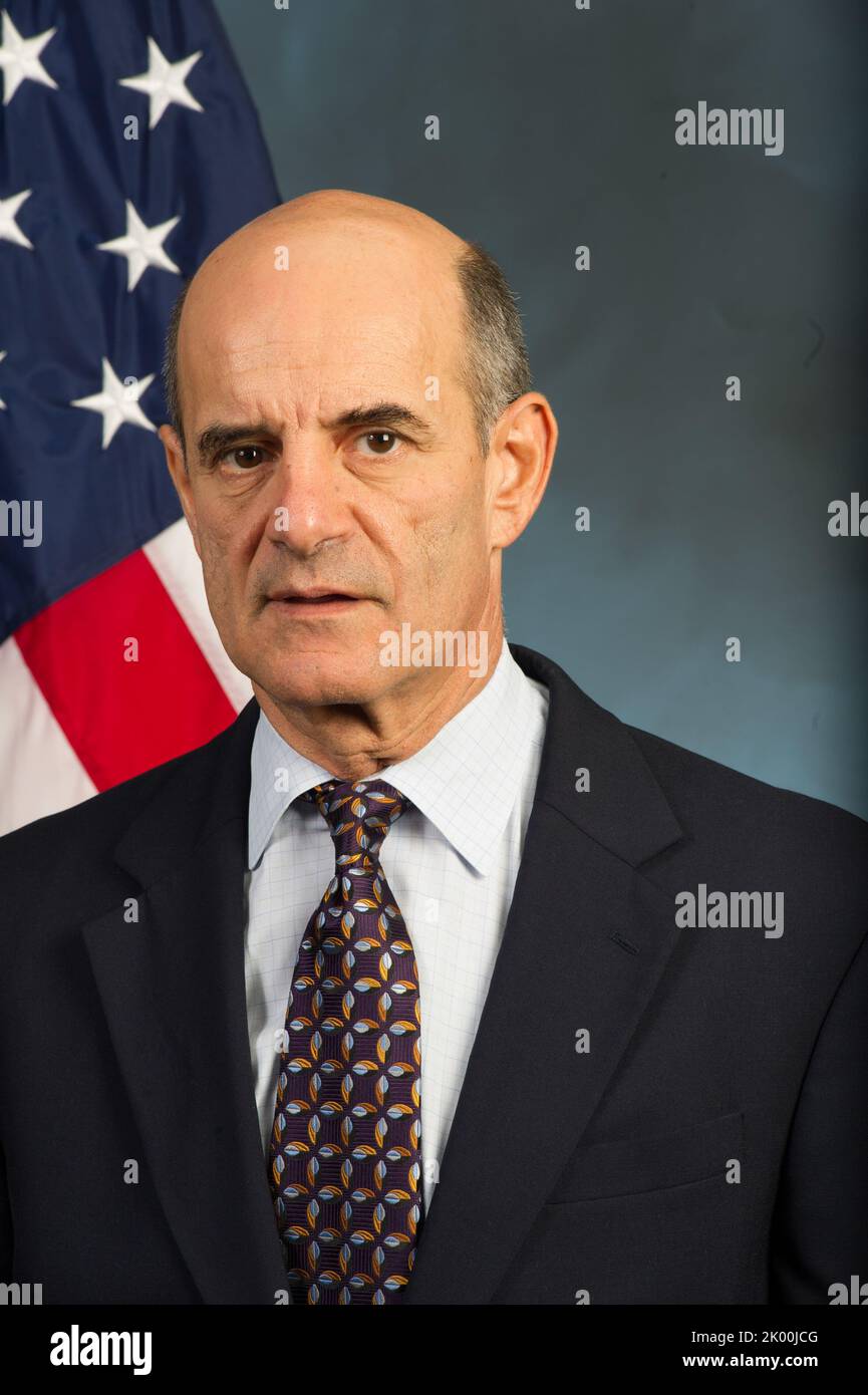 Official portrait of Frank Vetrano, Acting Deputy Assistant Secretary ...