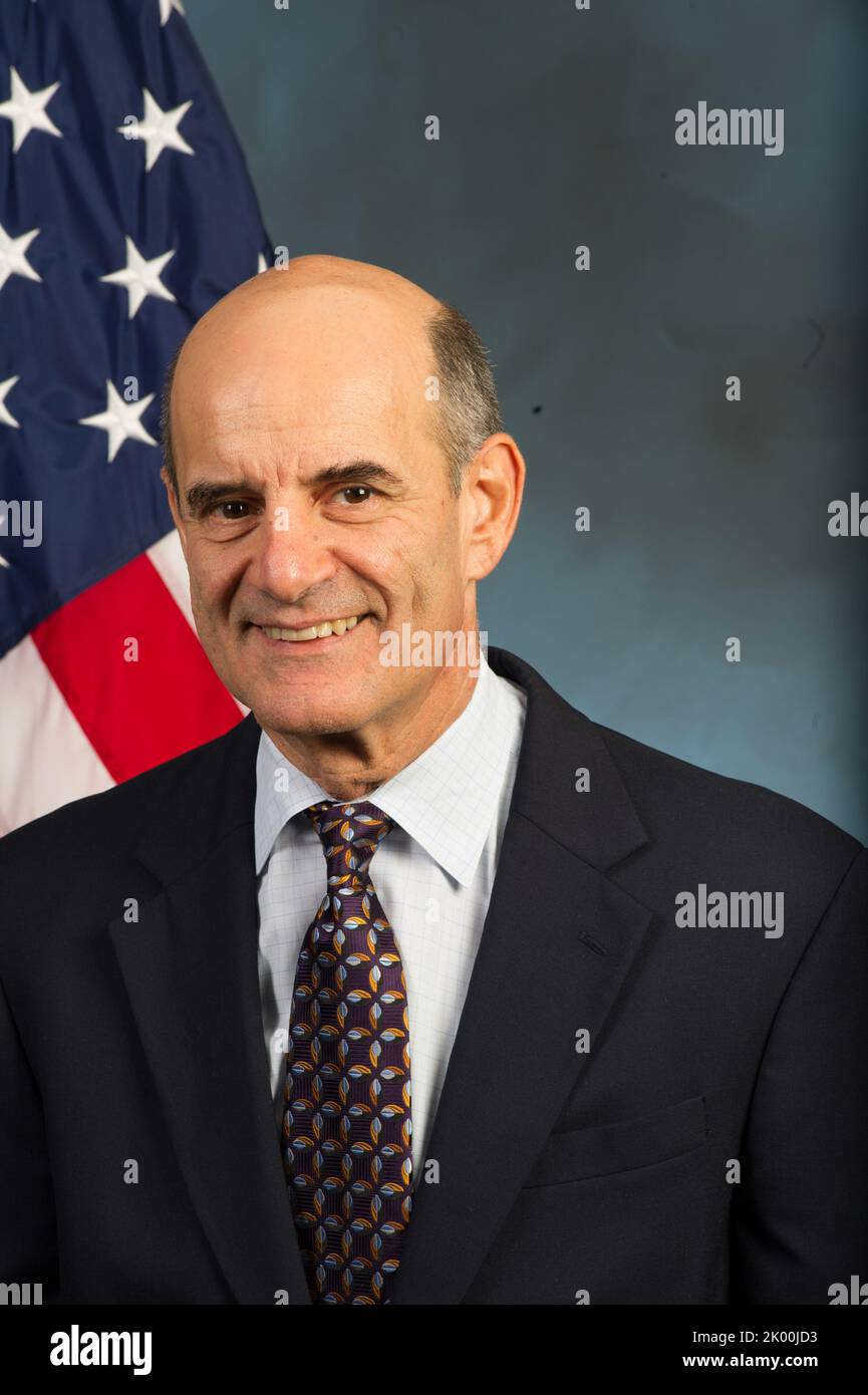 Official portrait of Frank Vetrano, Acting Deputy Assistant Secretary ...
