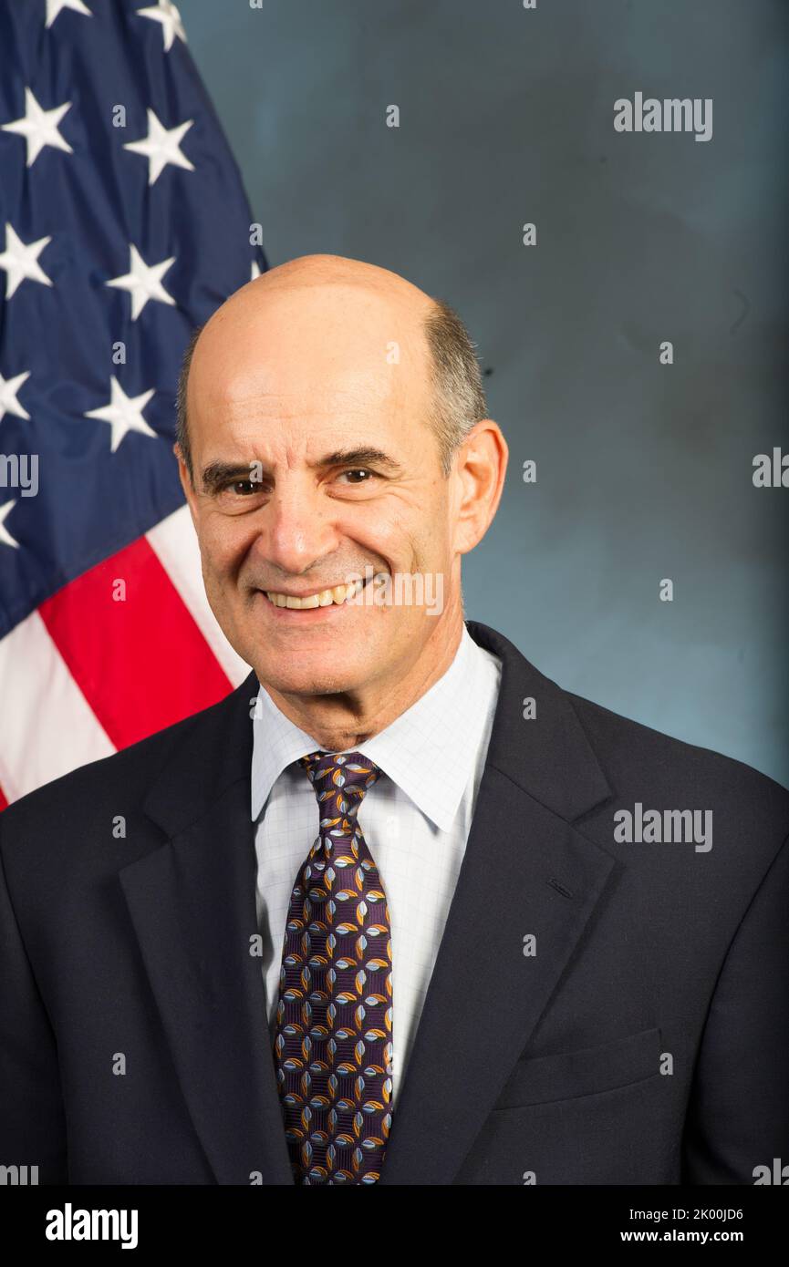 Official portrait of Frank Vetrano, Acting Deputy Assistant Secretary ...