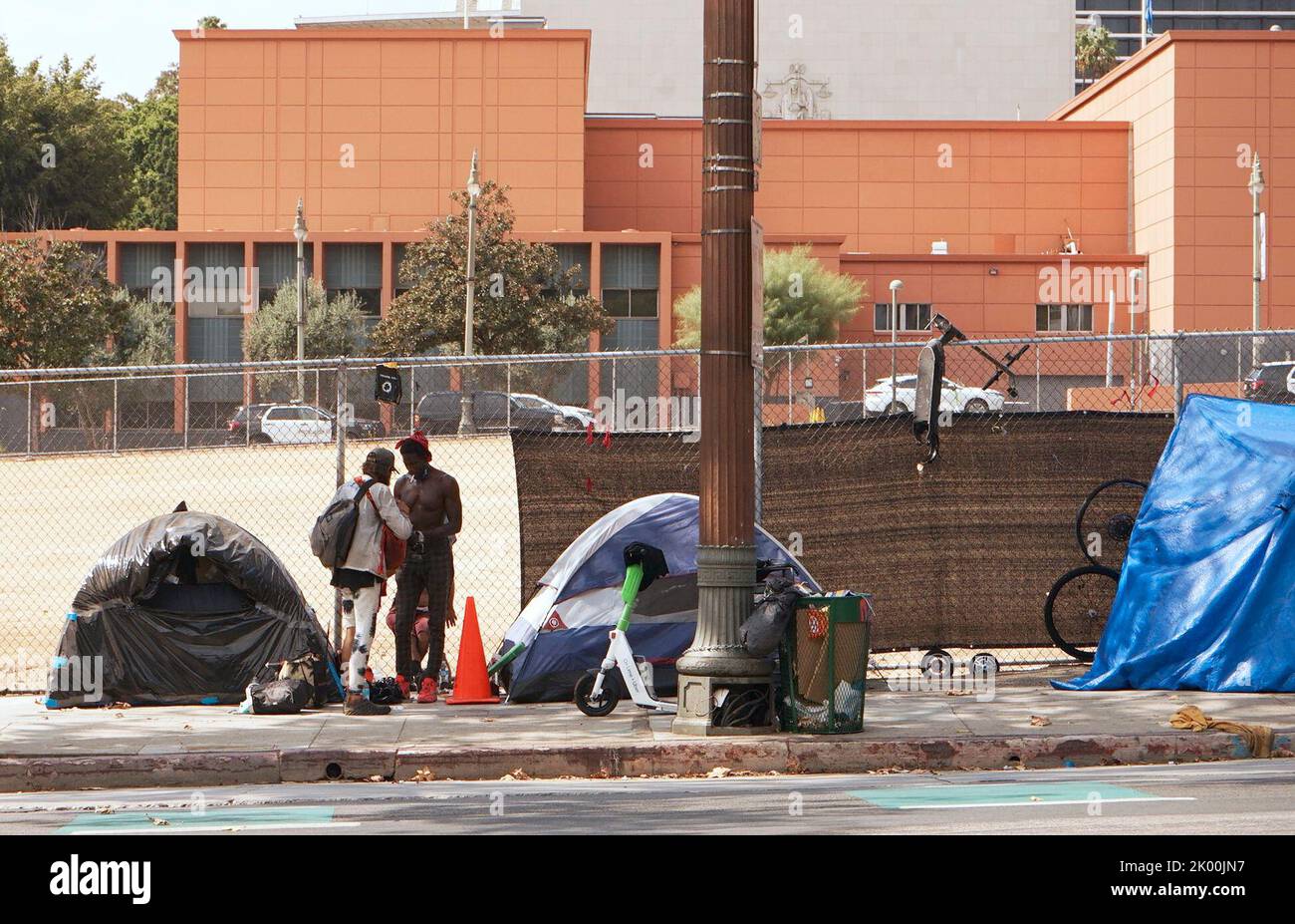 Los Angeles, USA. 8th Sep, 2022. Tents housing the homeless line the ...