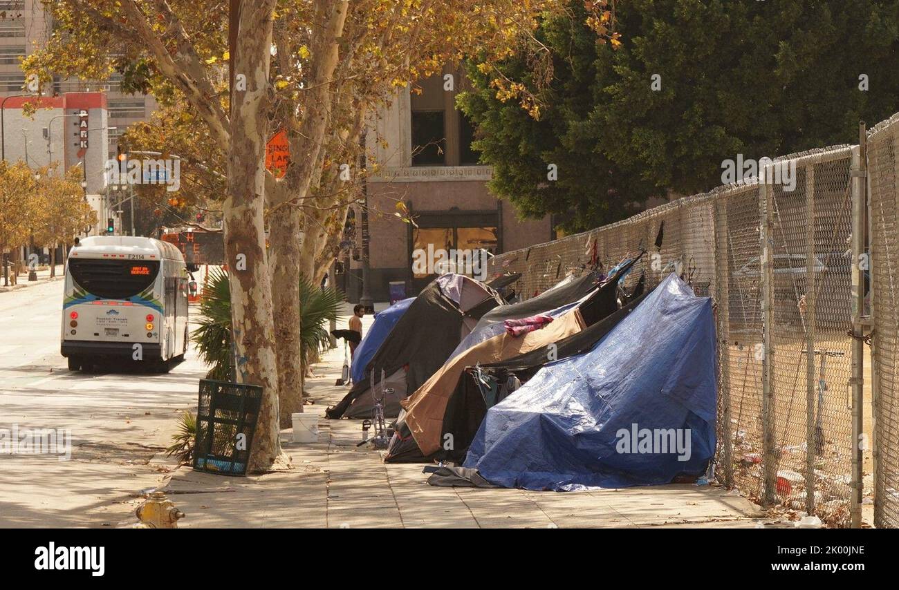 Los Angeles, USA. 8th Sep, 2022. Tents housing the homeless line the ...
