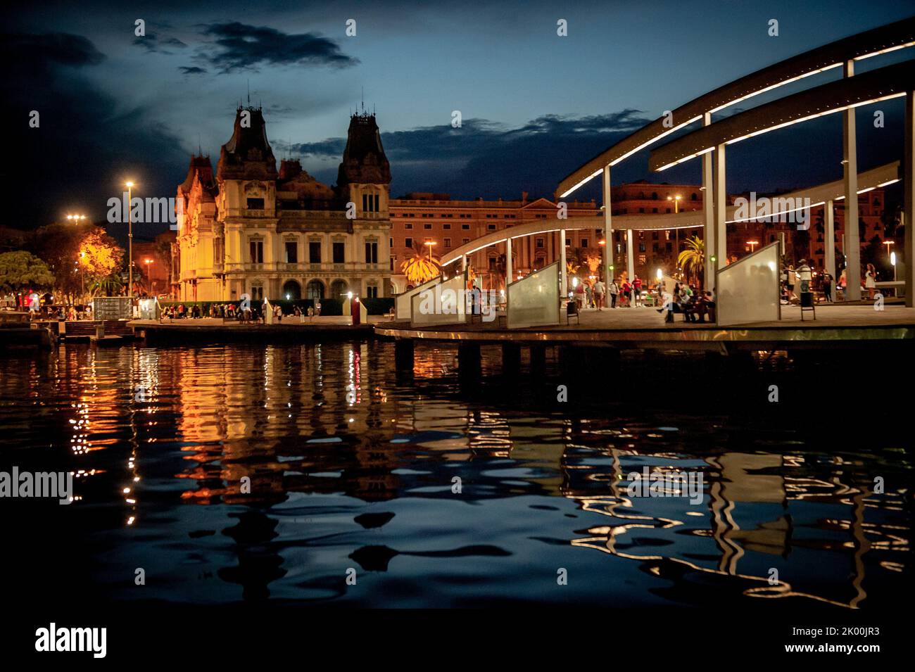 Rambla del Mar pedestrian bridge at Barcelona Port Vell at sunset Stock ...