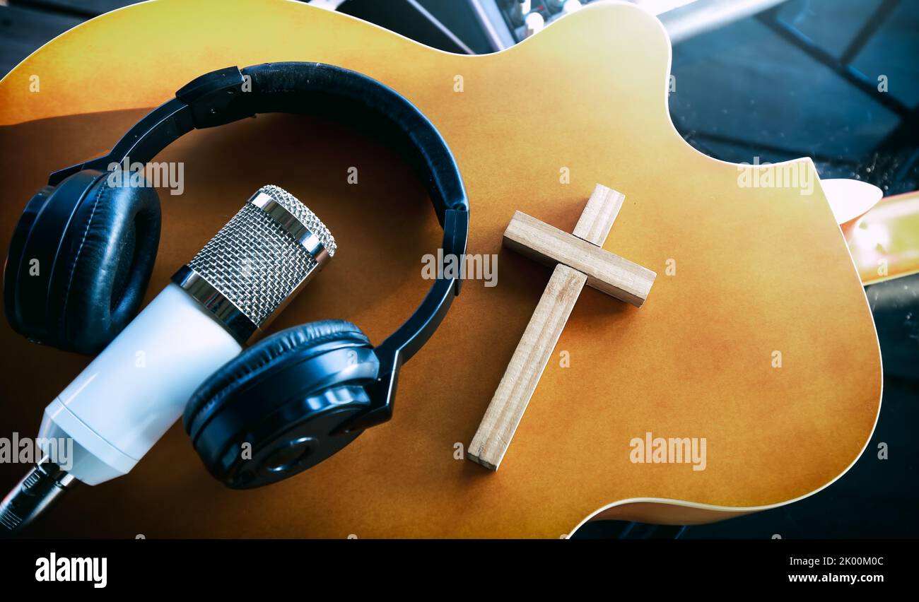 Marketing records hi-res stock photography and images - Alamy