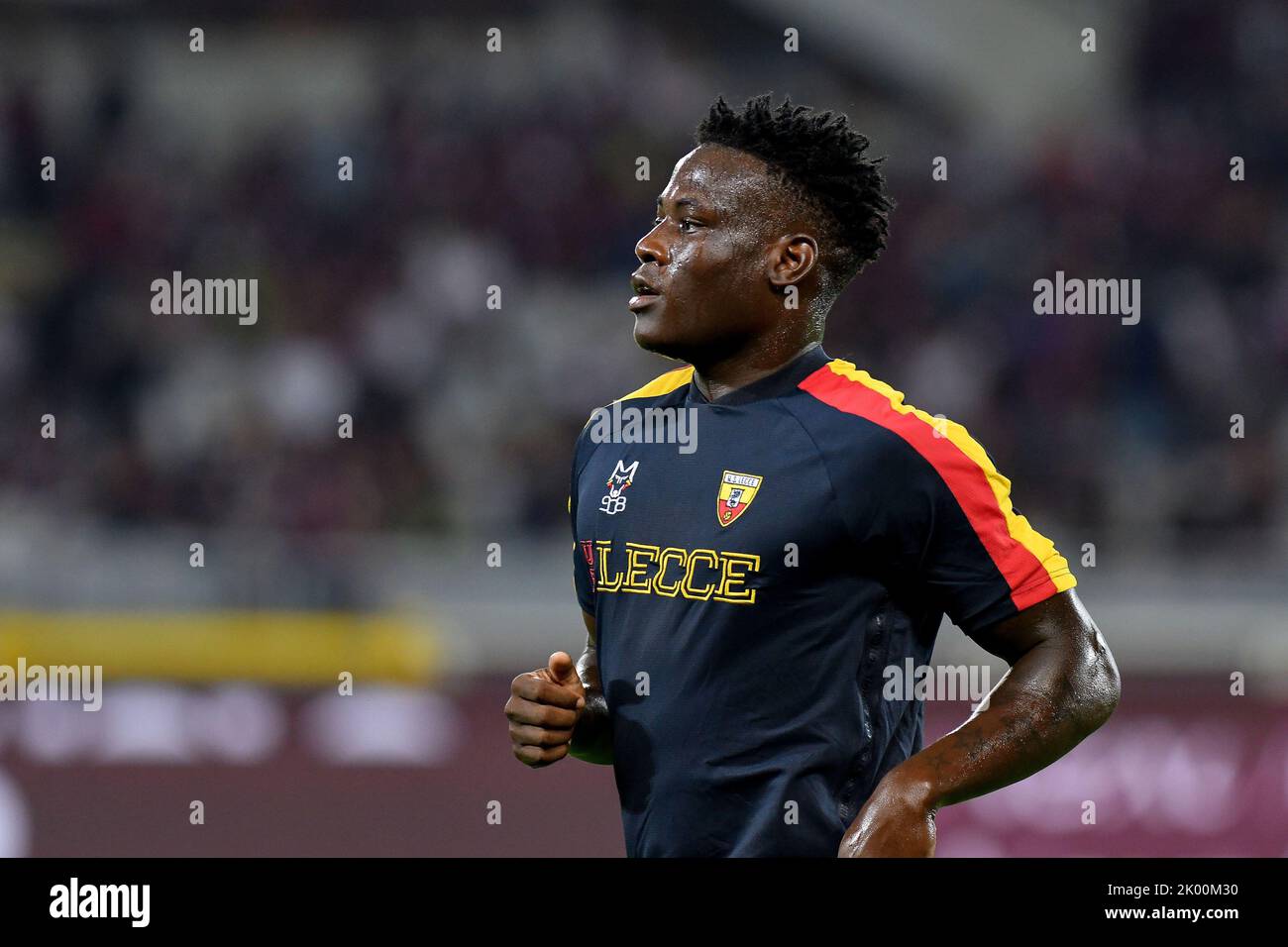 Lameck Banda of US Lecce warms up during the Serie A 2022/23 match ...