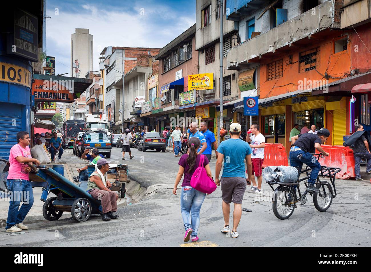 Medellin city centre hi-res stock photography and images - Alamy