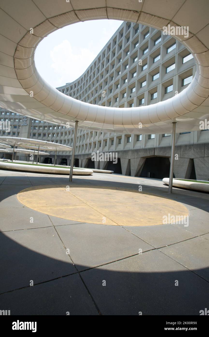 HUD headquarters building exterior photos: Robert C. Weaver Federal ...