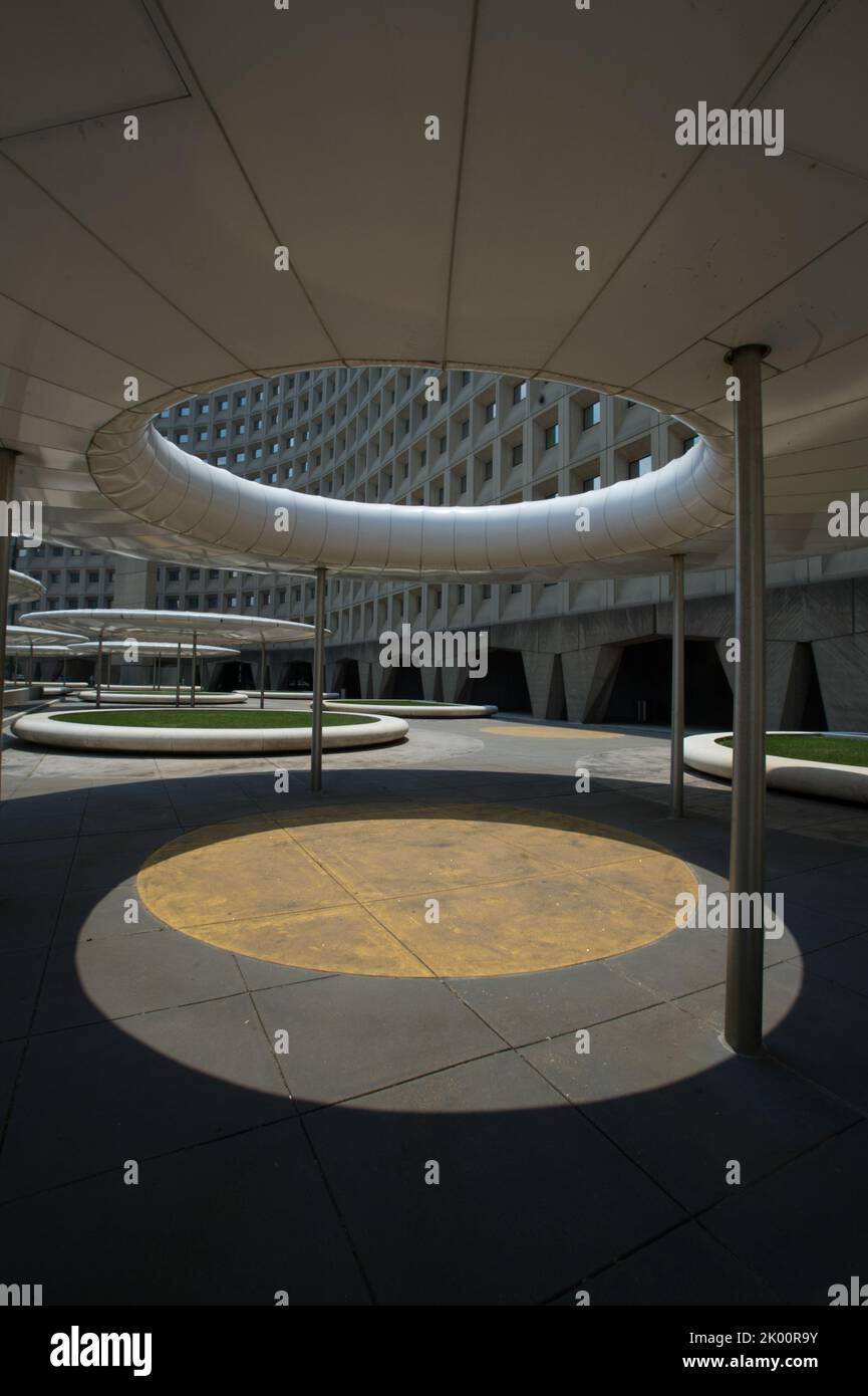 HUD headquarters building exterior photos: Robert C. Weaver Federal ...