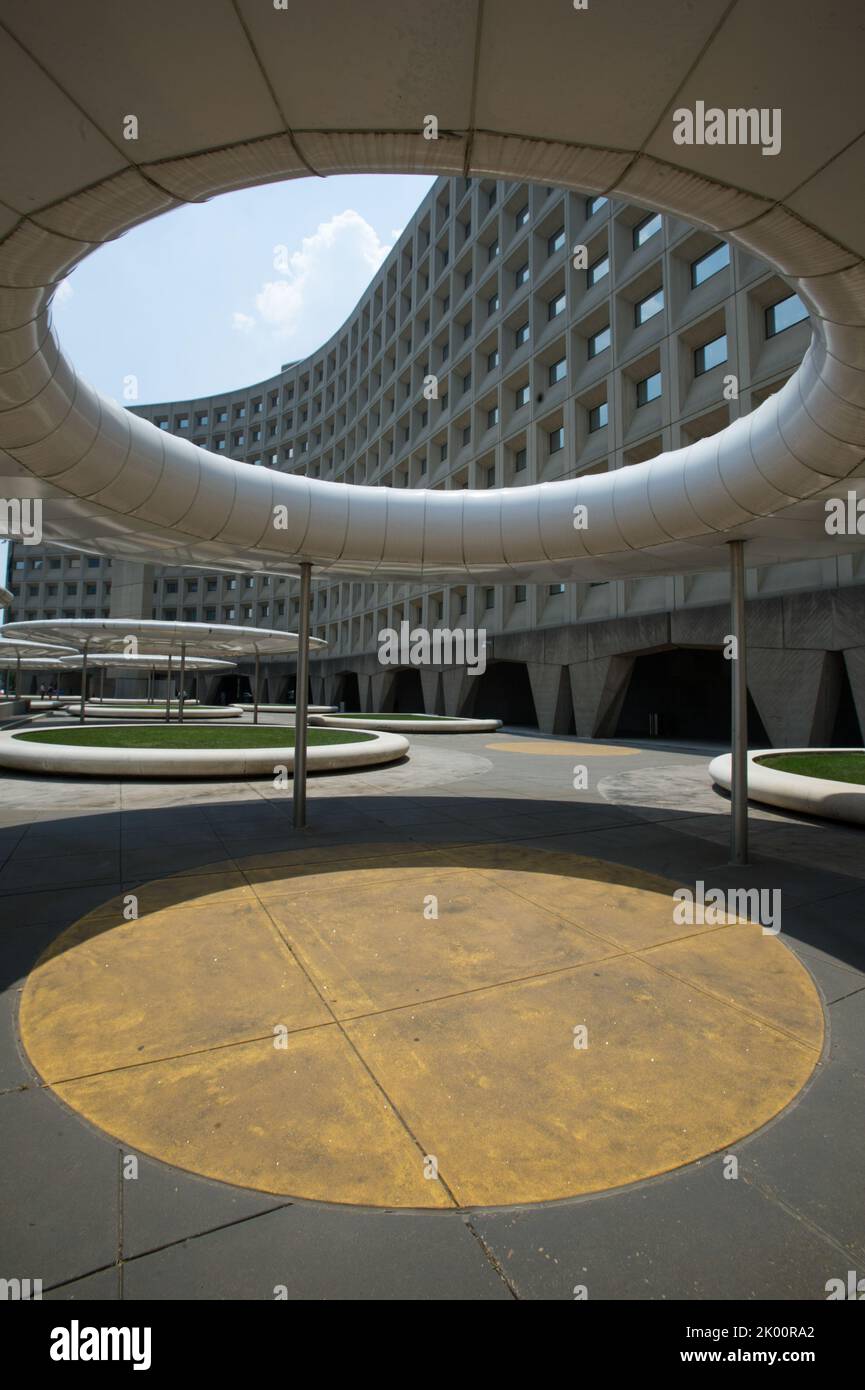HUD headquarters building exterior photos: Robert C. Weaver Federal ...