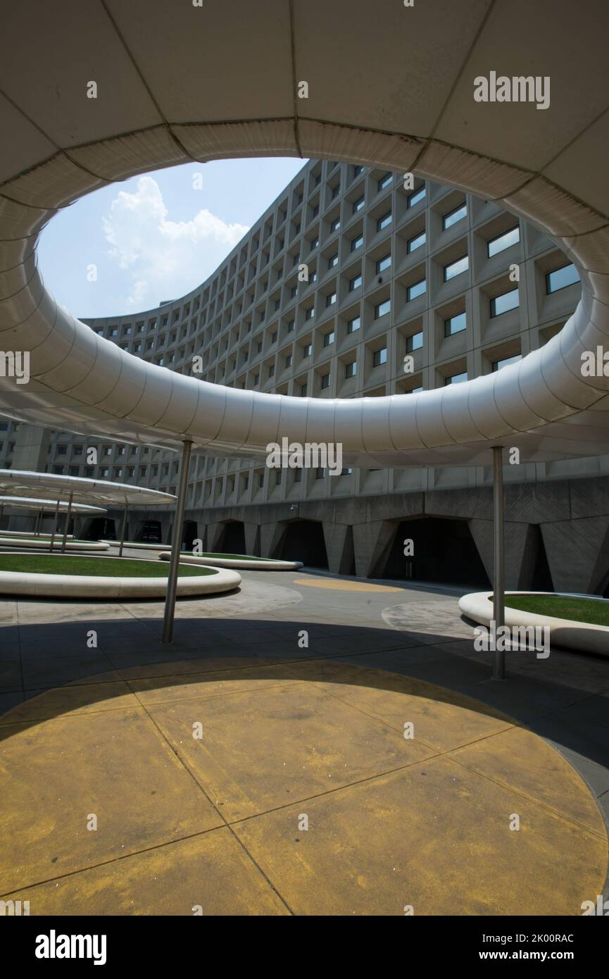 Robert c weaver federal building hi-res stock photography and images ...