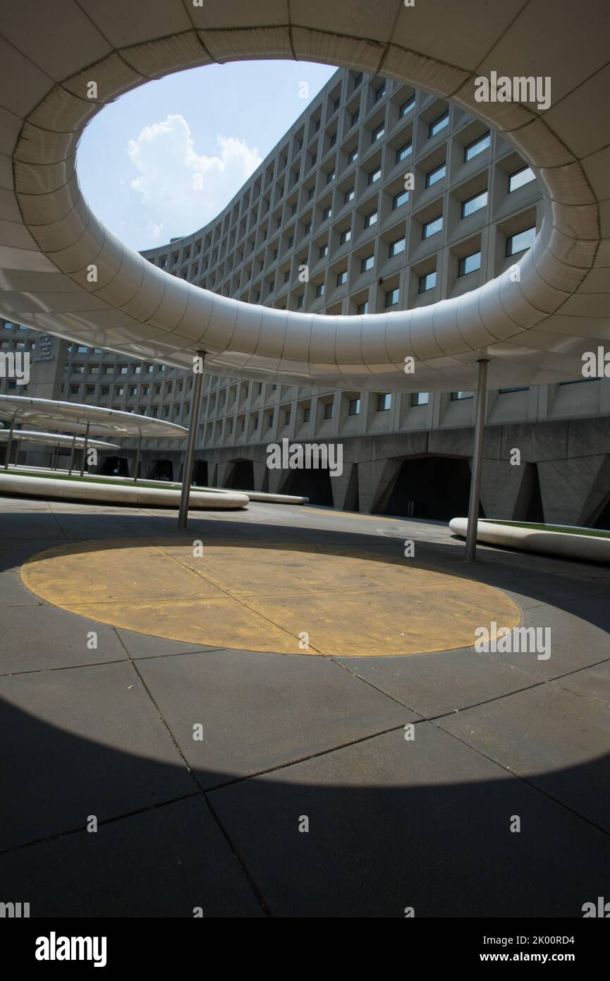 HUD headquarters building exterior photos: Robert C. Weaver Federal ...