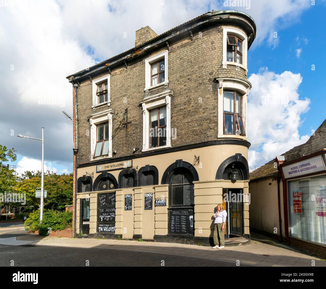 The Welcome public house, Lowestoft, Suffolk, England, UK Stock Photo ...