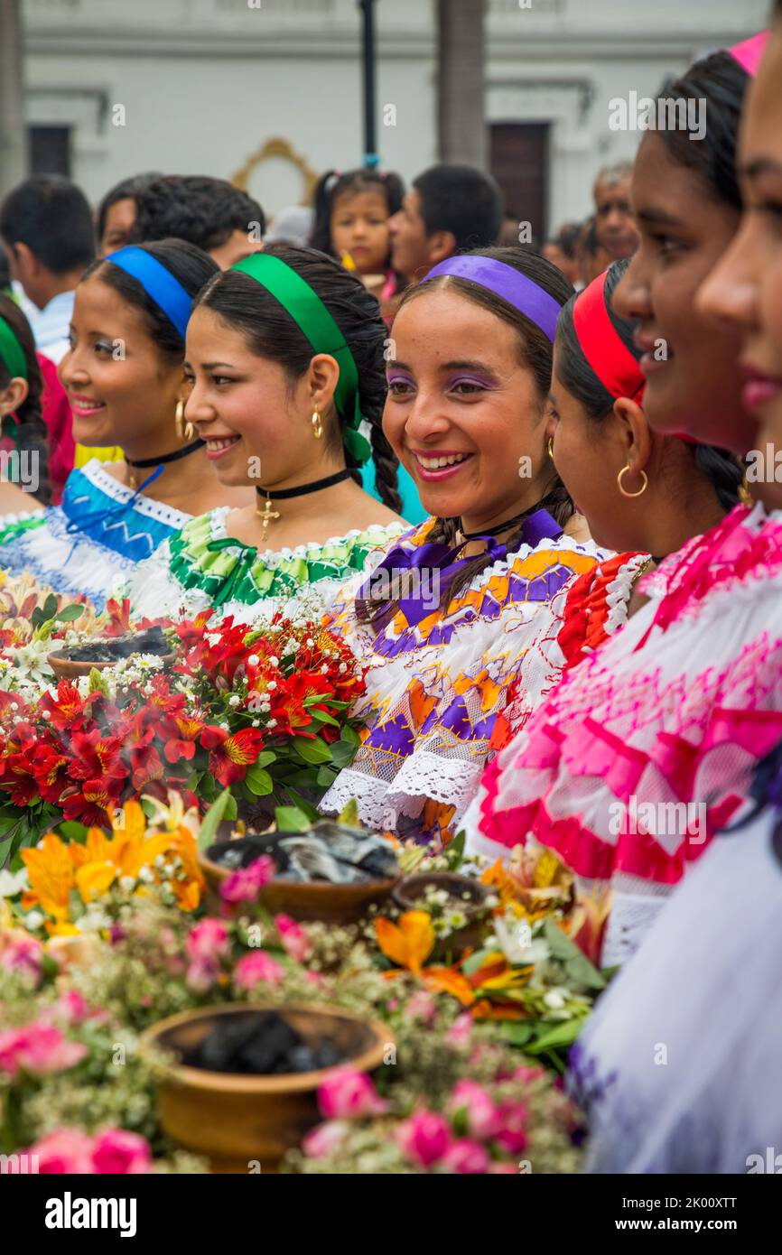Colombia, Papayan,a week before may 1, women bring the statue of christ ...