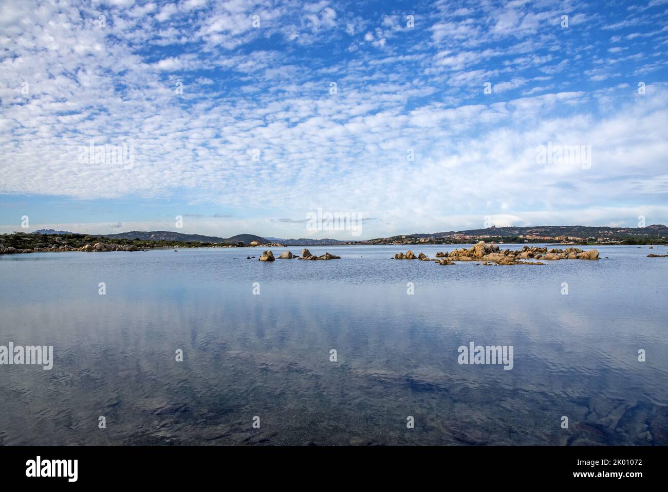 Tra mare e cielo Stock Photo - Alamy