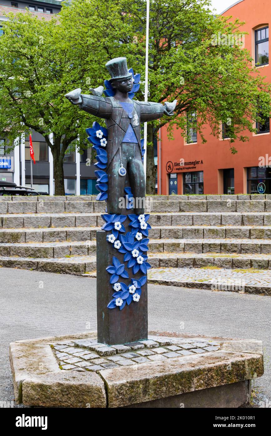 Gledessprederen statue by Fritz Røed. Haugesund, Norway Stock Photo - Alamy