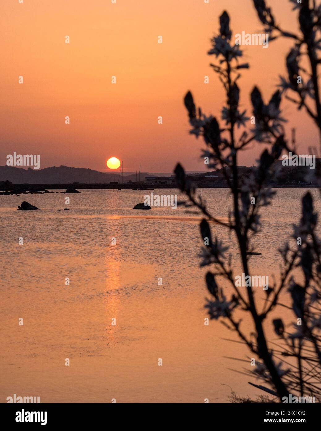 Tramonto nell'Arcipelago di La Maddalena Stock Photo - Alamy
