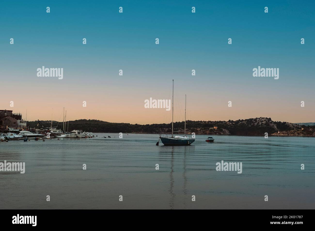 Backdrop sail boat hi-res stock photography and images - Alamy