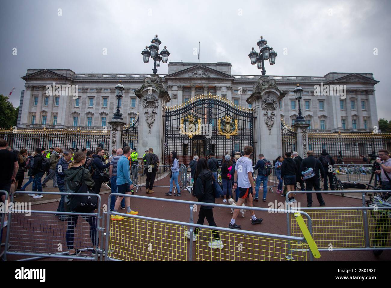 London, England, UK. 9th Sep, 2022. Floral tributes to Queen Elizabeth ...
