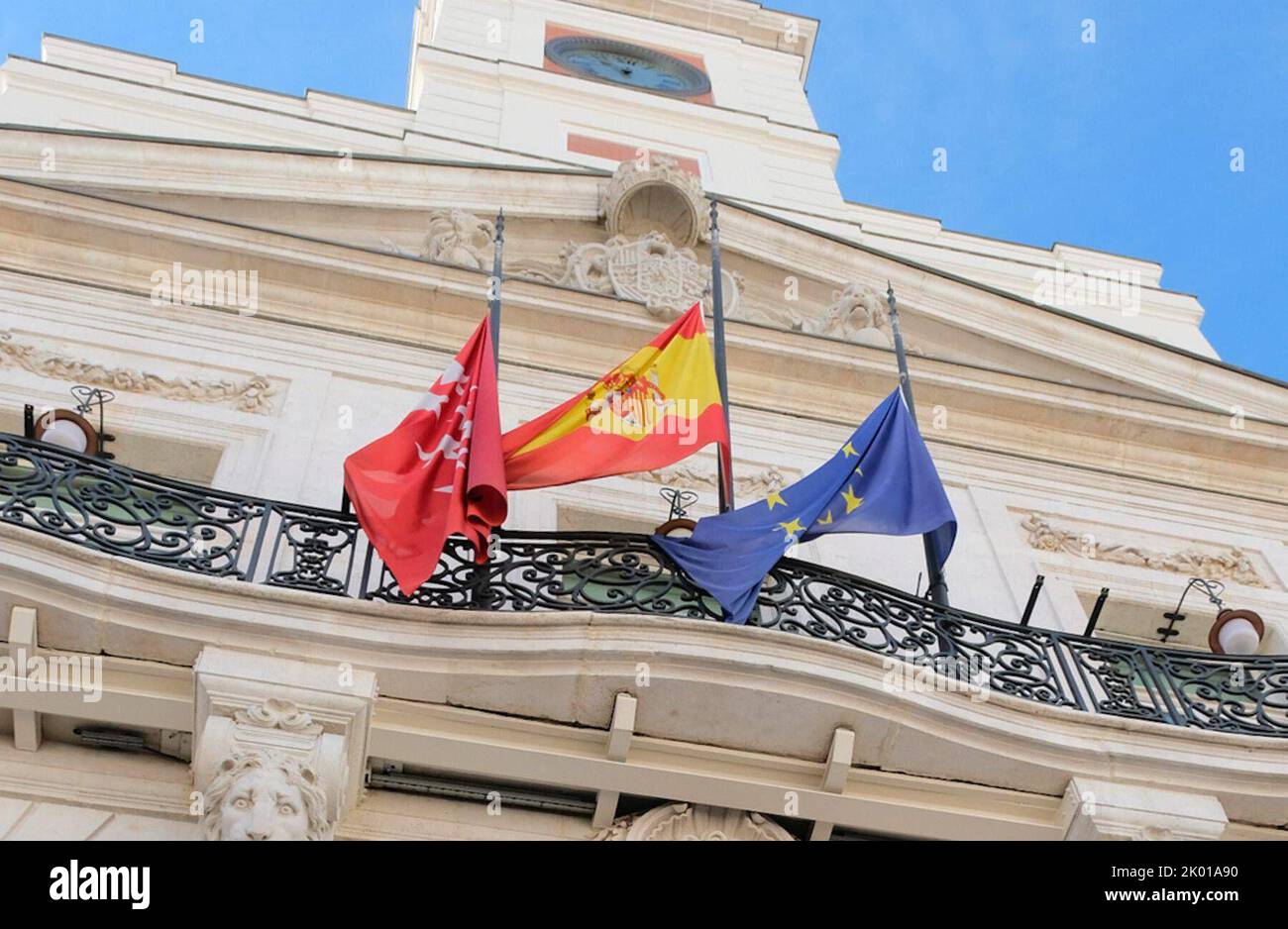Madrid, Spain. 09th Sep, 2022. Flags fly at half-staff in Madrid for ...