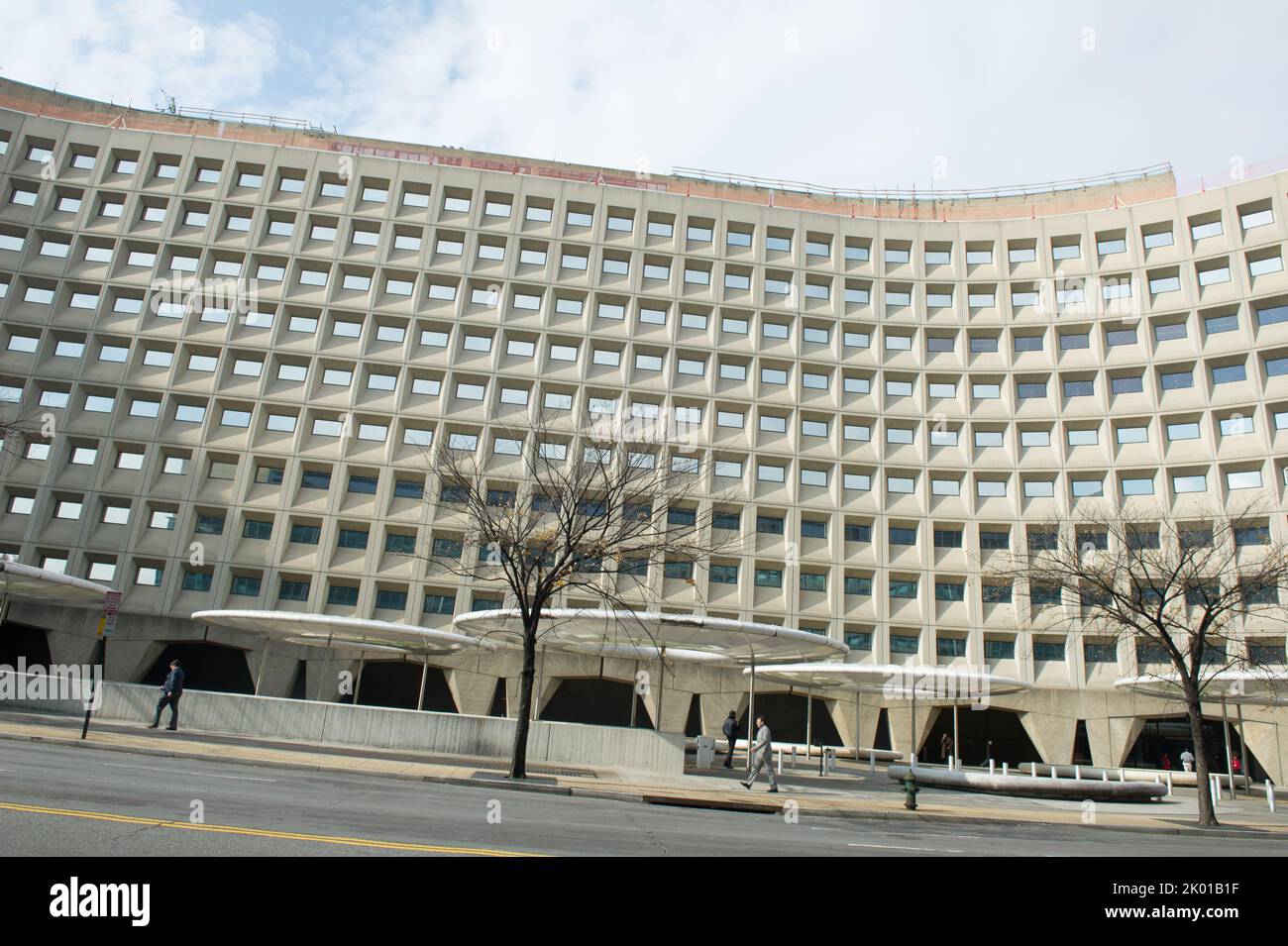 HUD headquarters: exterior views of Robert C. Weaver Federal Building ...