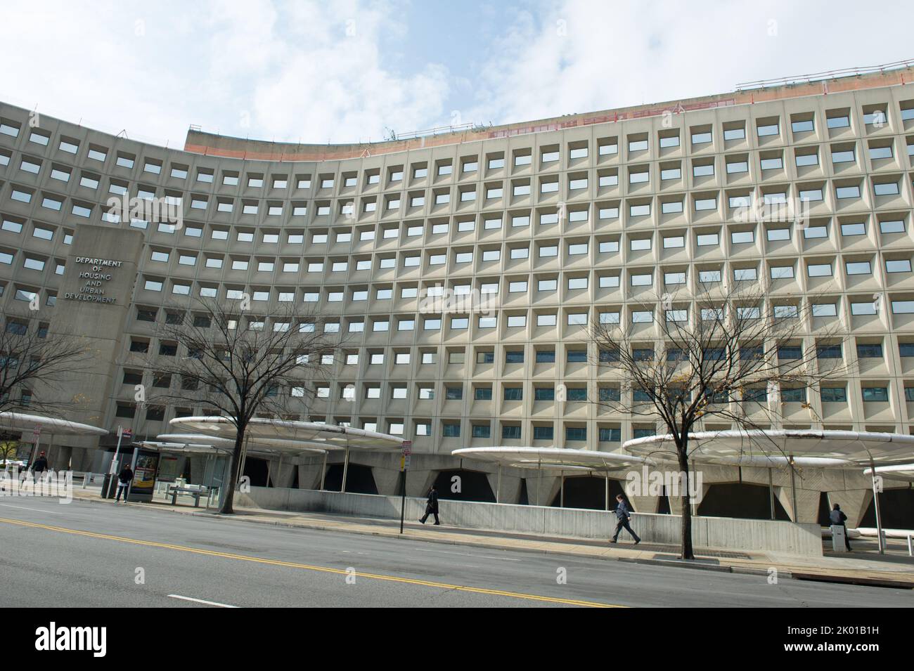 HUD headquarters: exterior views of Robert C. Weaver Federal Building ...