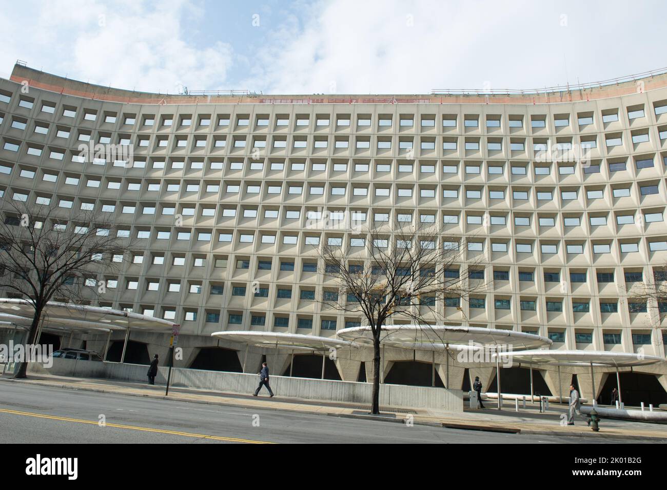 HUD headquarters: exterior views of Robert C. Weaver Federal Building ...