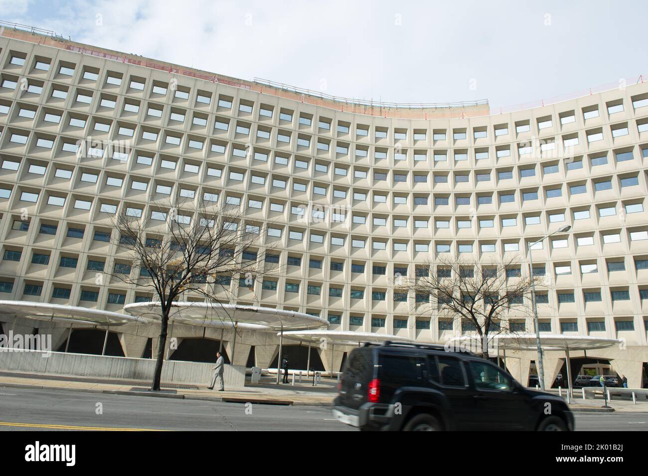 HUD headquarters: exterior views of Robert C. Weaver Federal Building ...