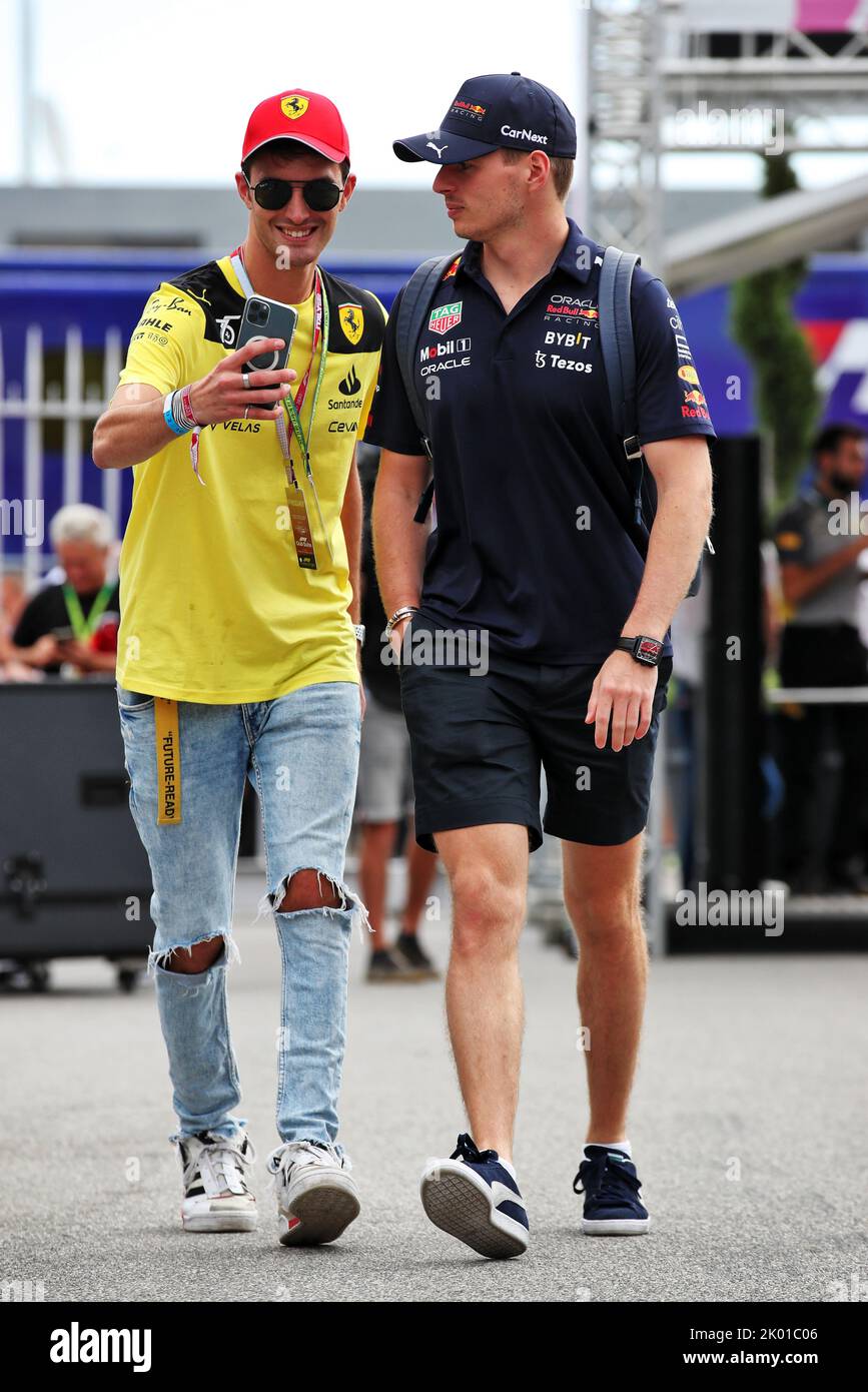 Red bull racing a fan hi-res stock photography and images - Alamy