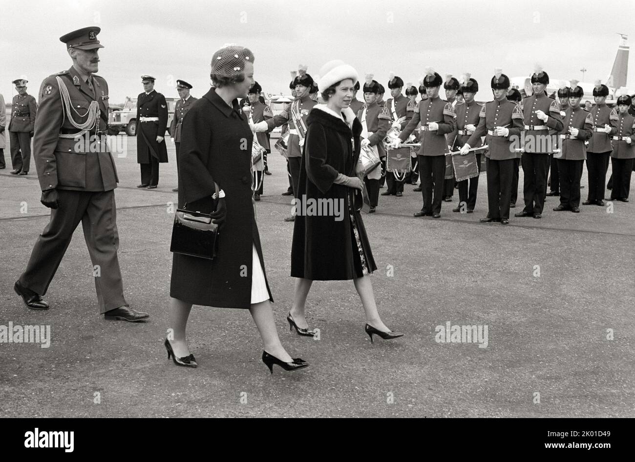 Queen elizabeth queen 1962 hi-res stock photography and images - Alamy