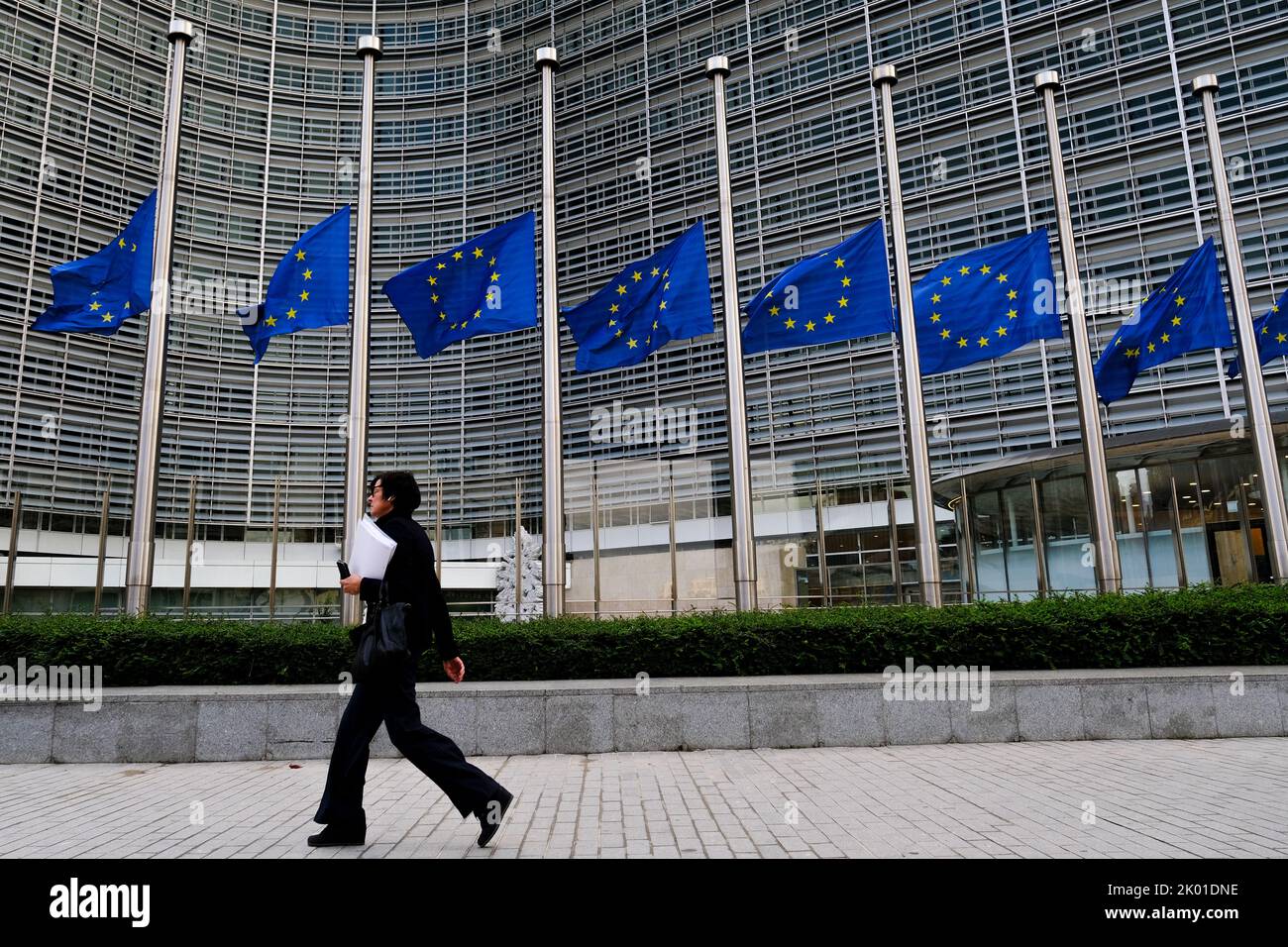 Reigning 70 years hi-res stock photography and images - Alamy