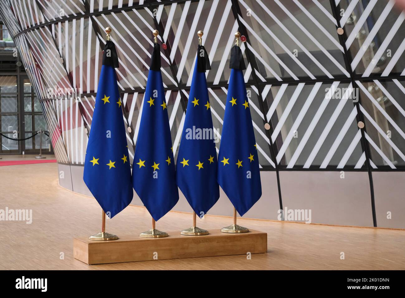 Reigning 70 years hi-res stock photography and images - Alamy