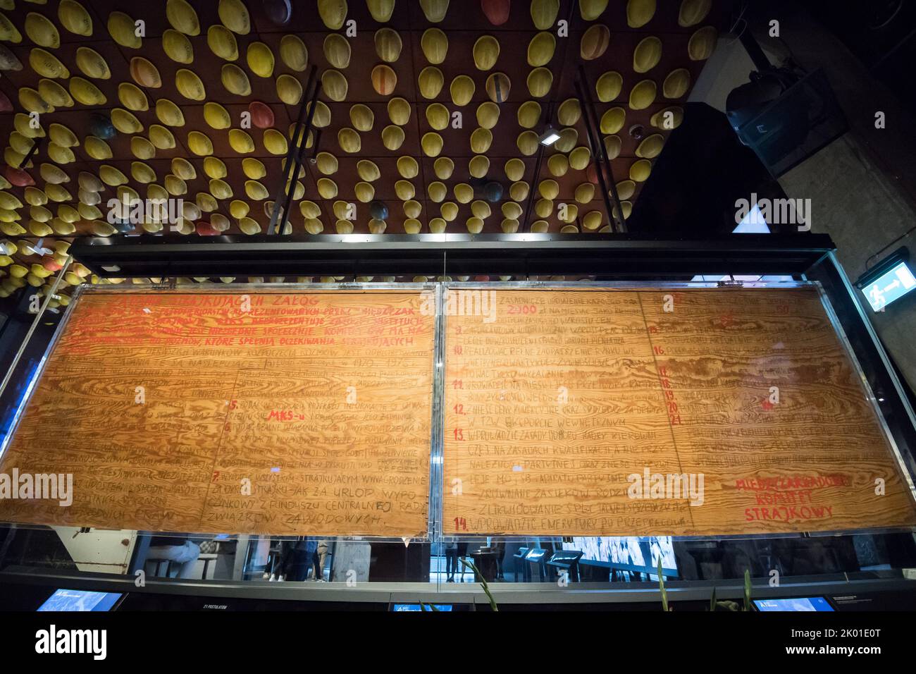 Tablice 21 postulatow sierpniowych of Miedzyzakladowy Komitet Strajkowy ...