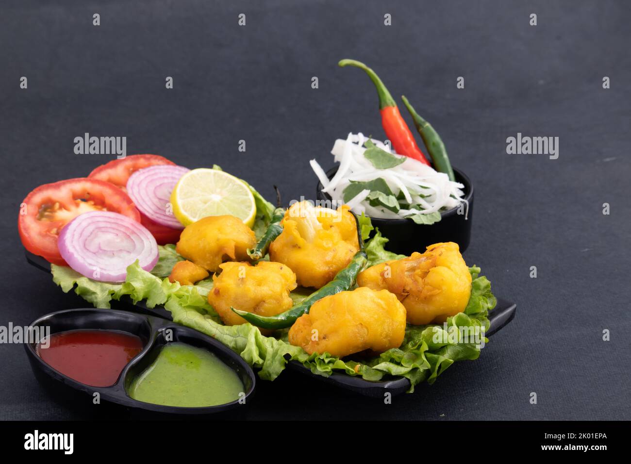 Favourite Indian Tea Time Fritters Cauliflower Pakoda Also Called Gobi ...