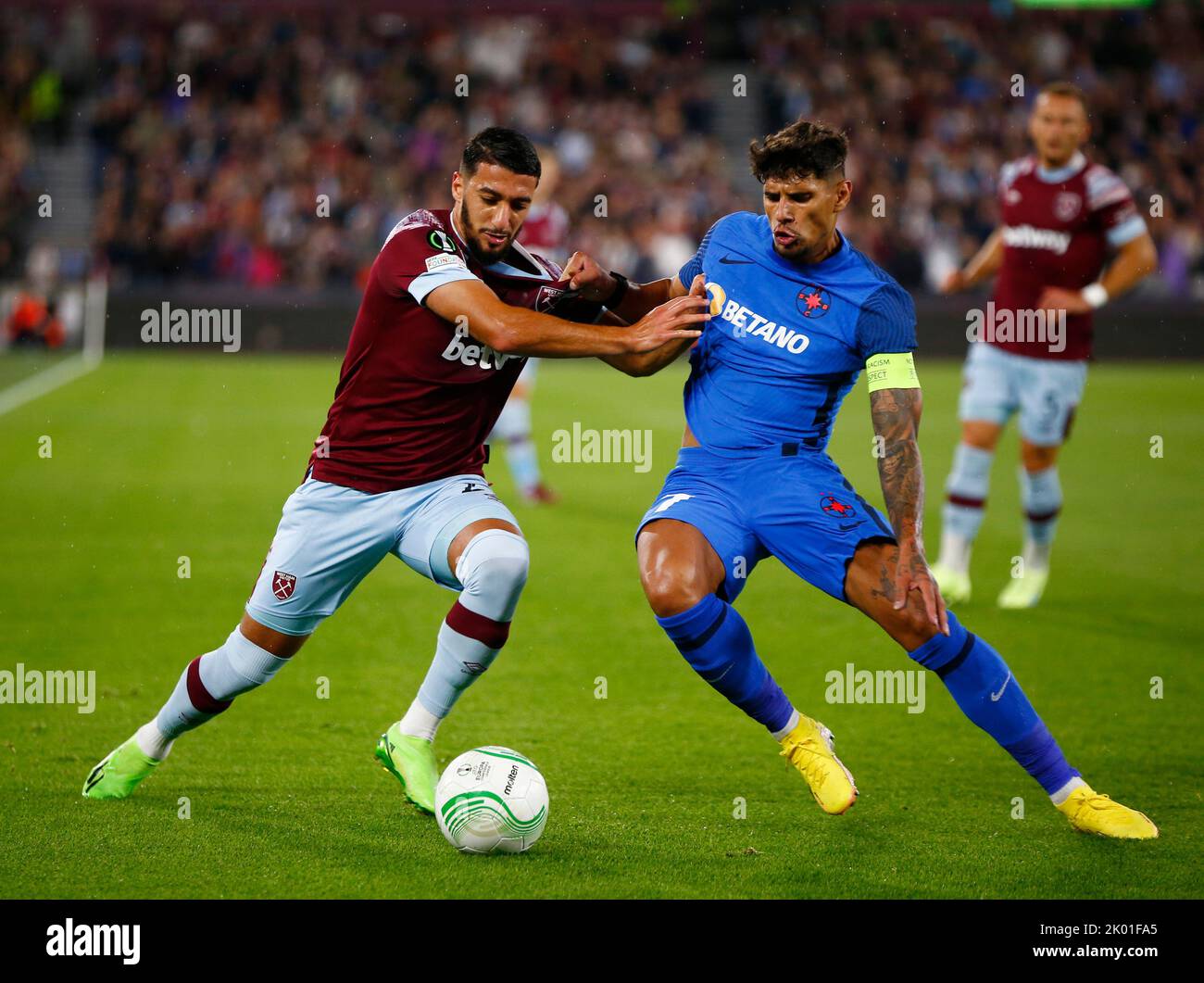Florinel coman of fcsb hi-res stock photography and images - Alamy