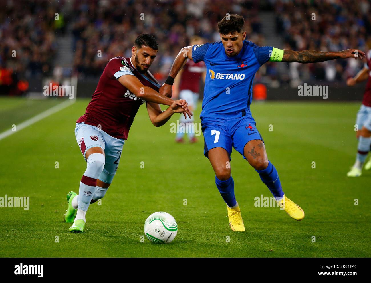Florinel coman of fcsb hi-res stock photography and images - Alamy