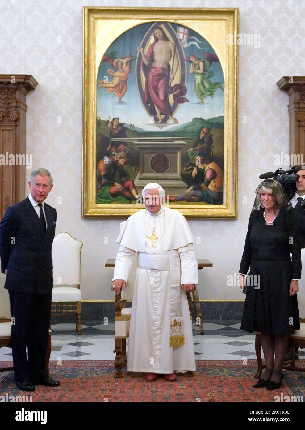 Camilla papa francesco hi-res stock photography and images - Alamy