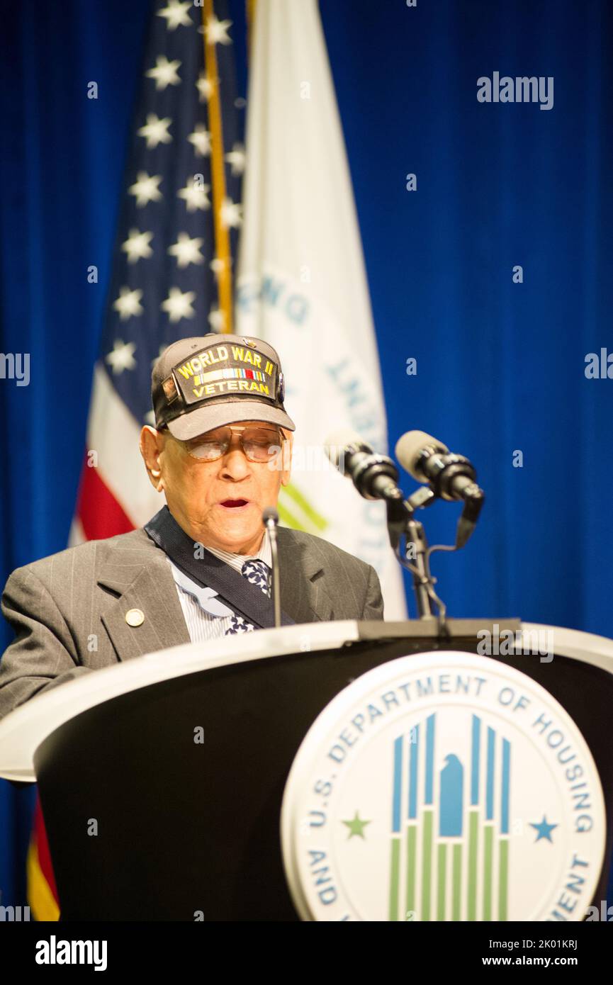 Senator dan inouyie hi-res stock photography and images - Alamy