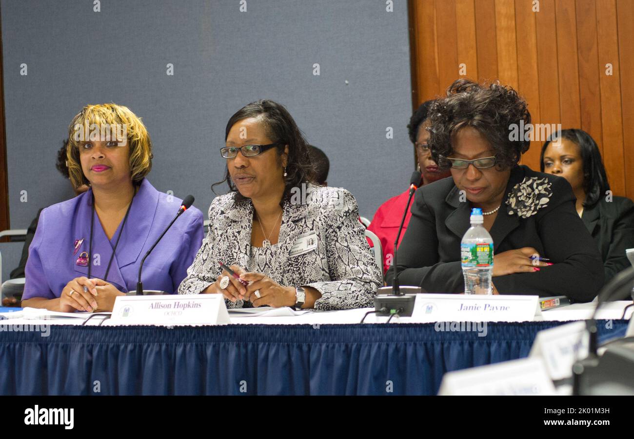 Secretary Shaun Donovan joining the Chief Operating Officer, Estelle ...