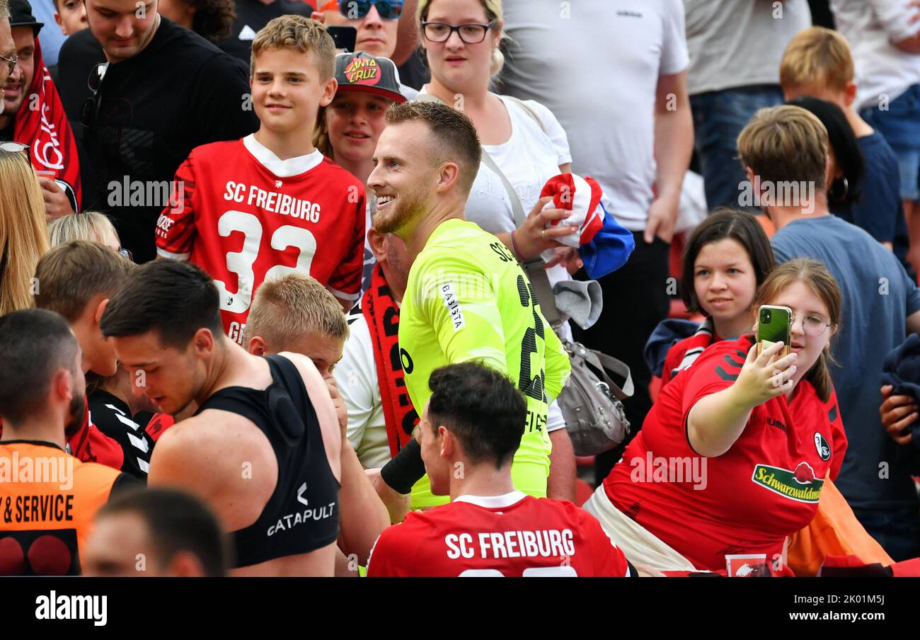 Goalie mark flekken sc freiburg hi-res stock photography and images - Alamy