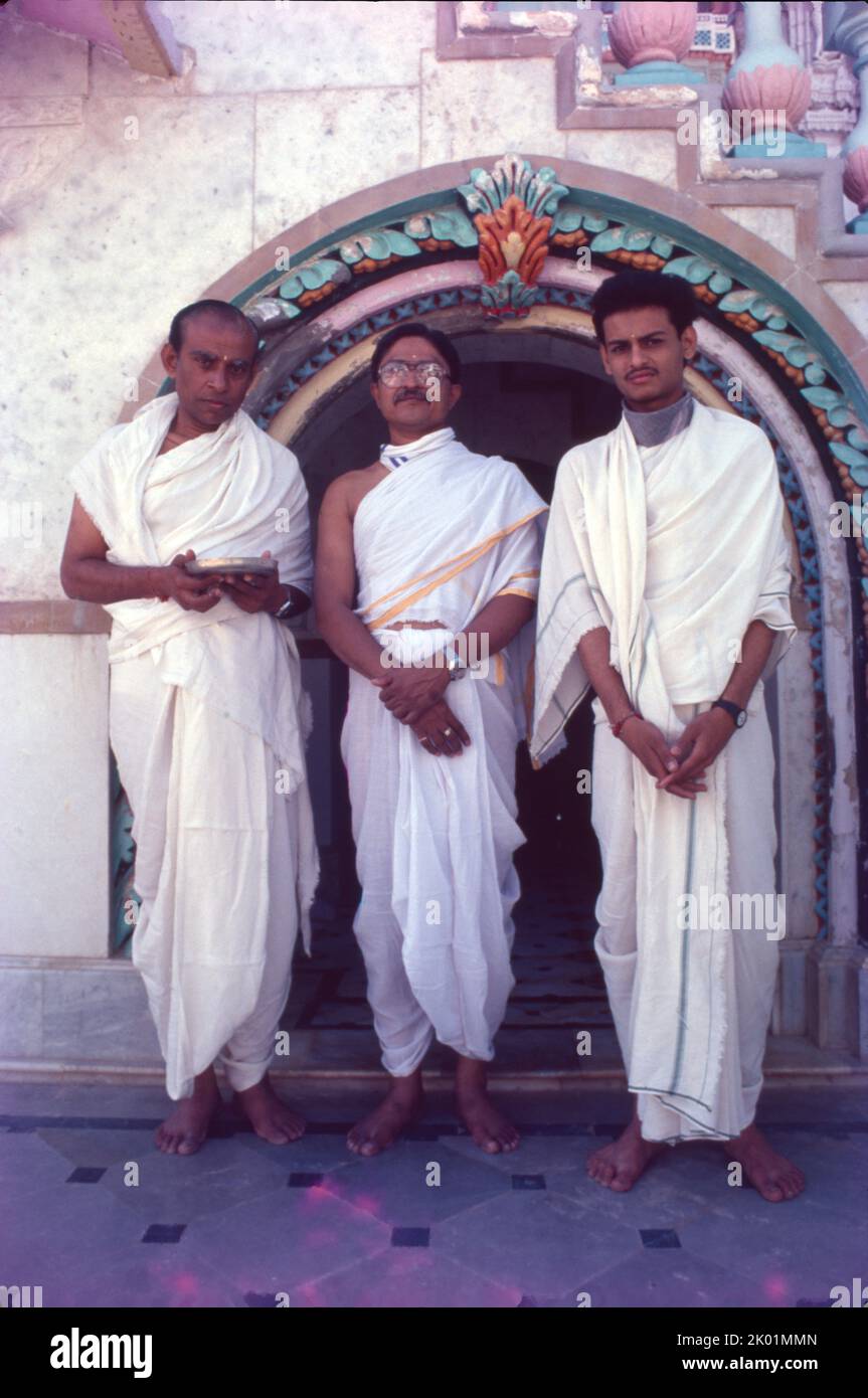 Pilgrims at Bhadreshwar Jain Temple, Gujrat Stock Photo - Alamy
