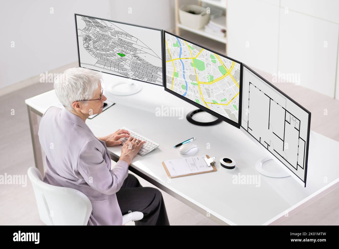 Cartographer and computer hi-res stock photography and images - Alamy