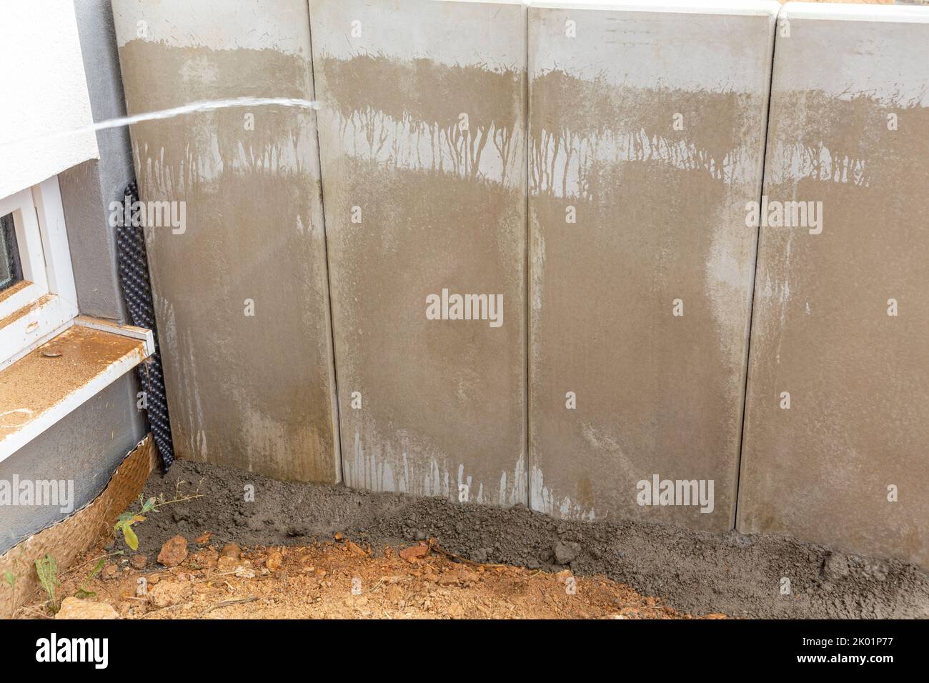 installation of a L-Stone at the concrete bed with contact to the knob ...