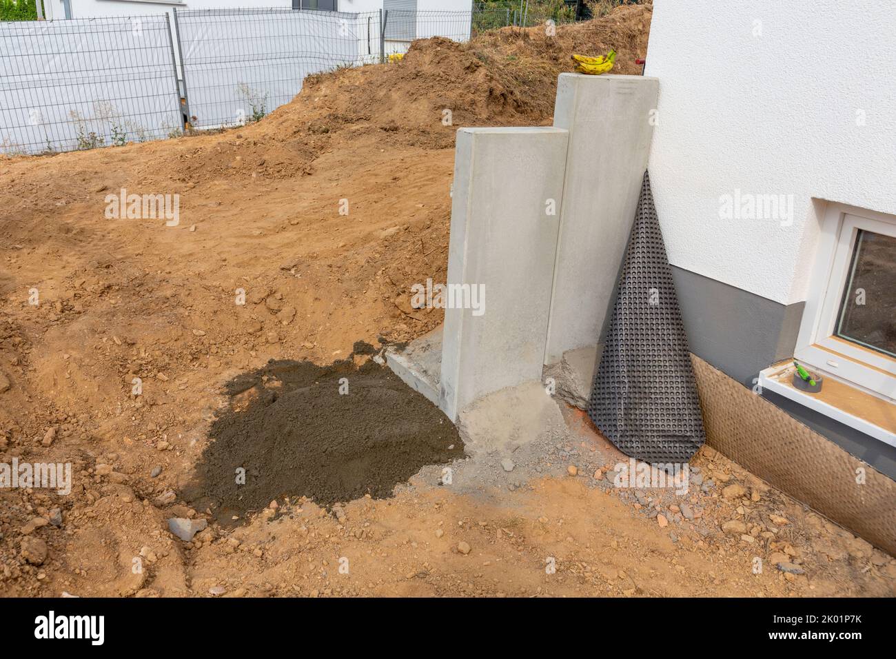 installation of a L-Stone at the concrete bed with contact to the knob ...