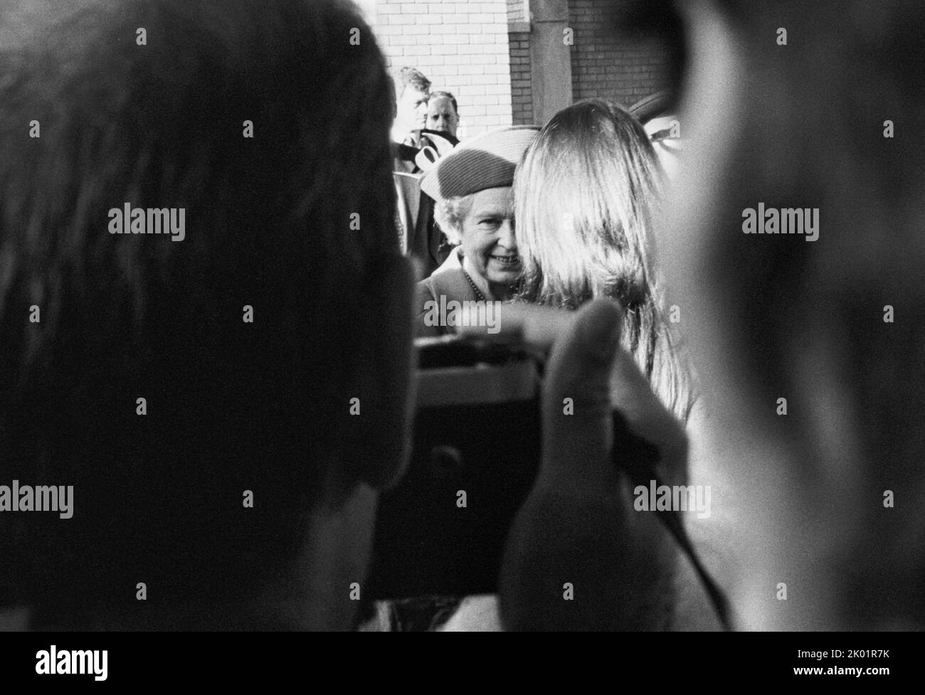 Queen Elizabeth II opens the new Engineering building (named The Queen ...