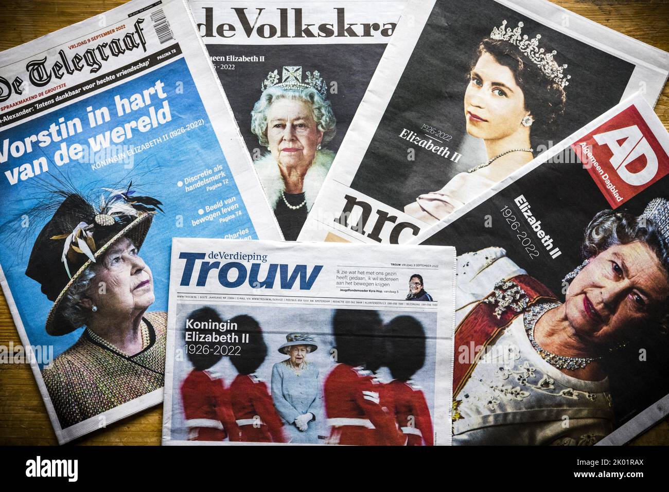 2022-09-09 10:15:05 ILLUSTRATIVE - A newspaper mirror of Dutch ...