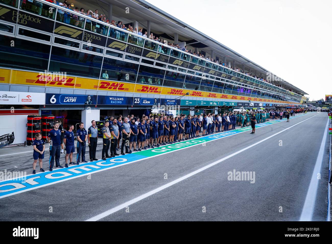 Williams team, Minute of silence for Queen Elizabeth of England during ...