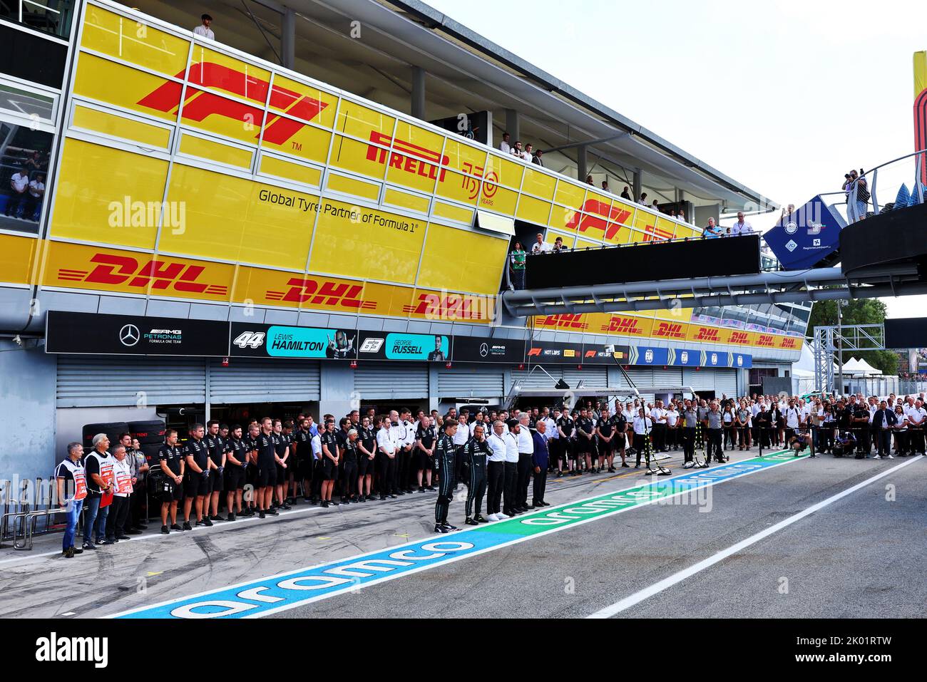 Queen elizabeth lewis hamilton hi-res stock photography and images - Alamy
